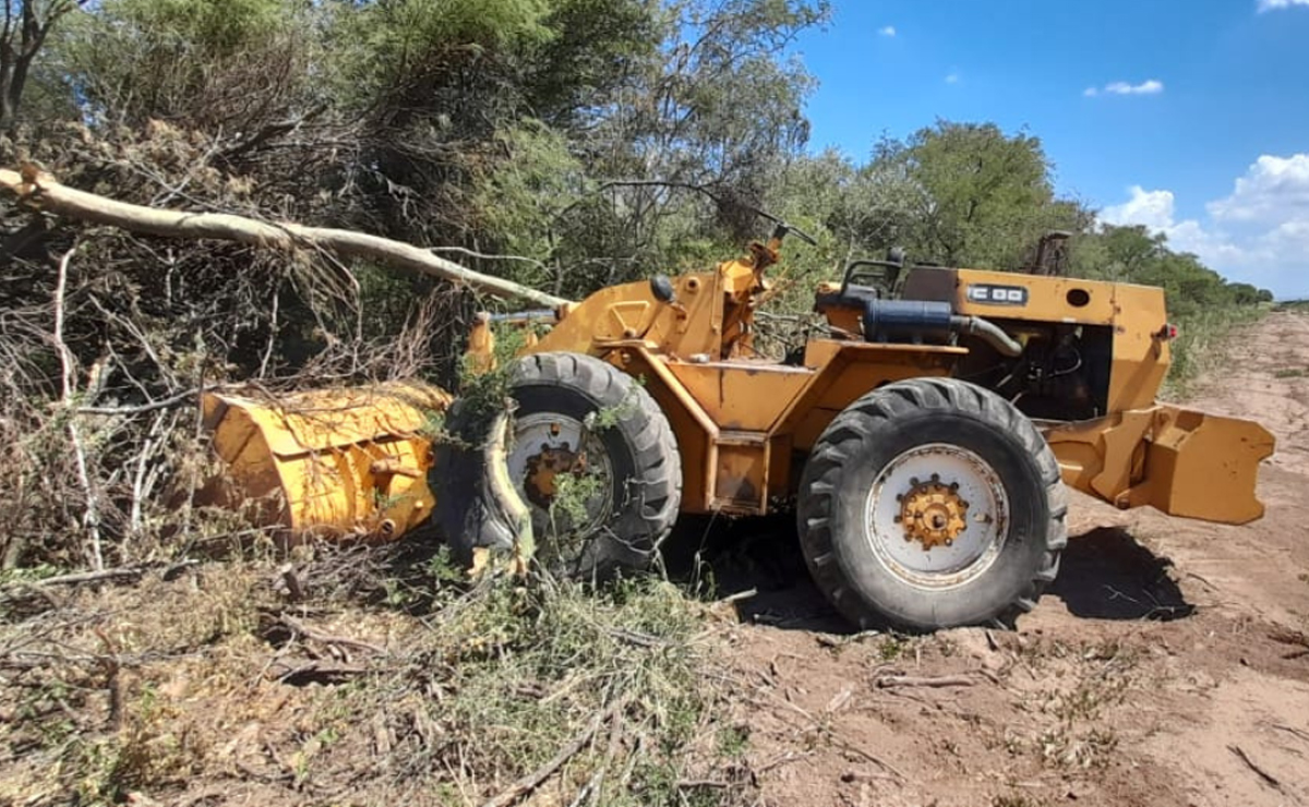 Secuestraron un tractor con el que desmontaban un área de conservación ...