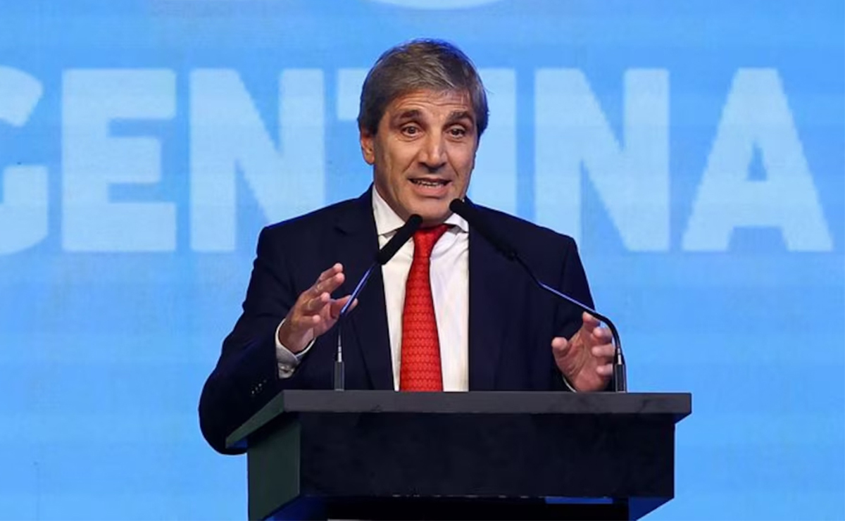 Caputo: "Puede haber un shock externo o una invasión extraterrestre ...