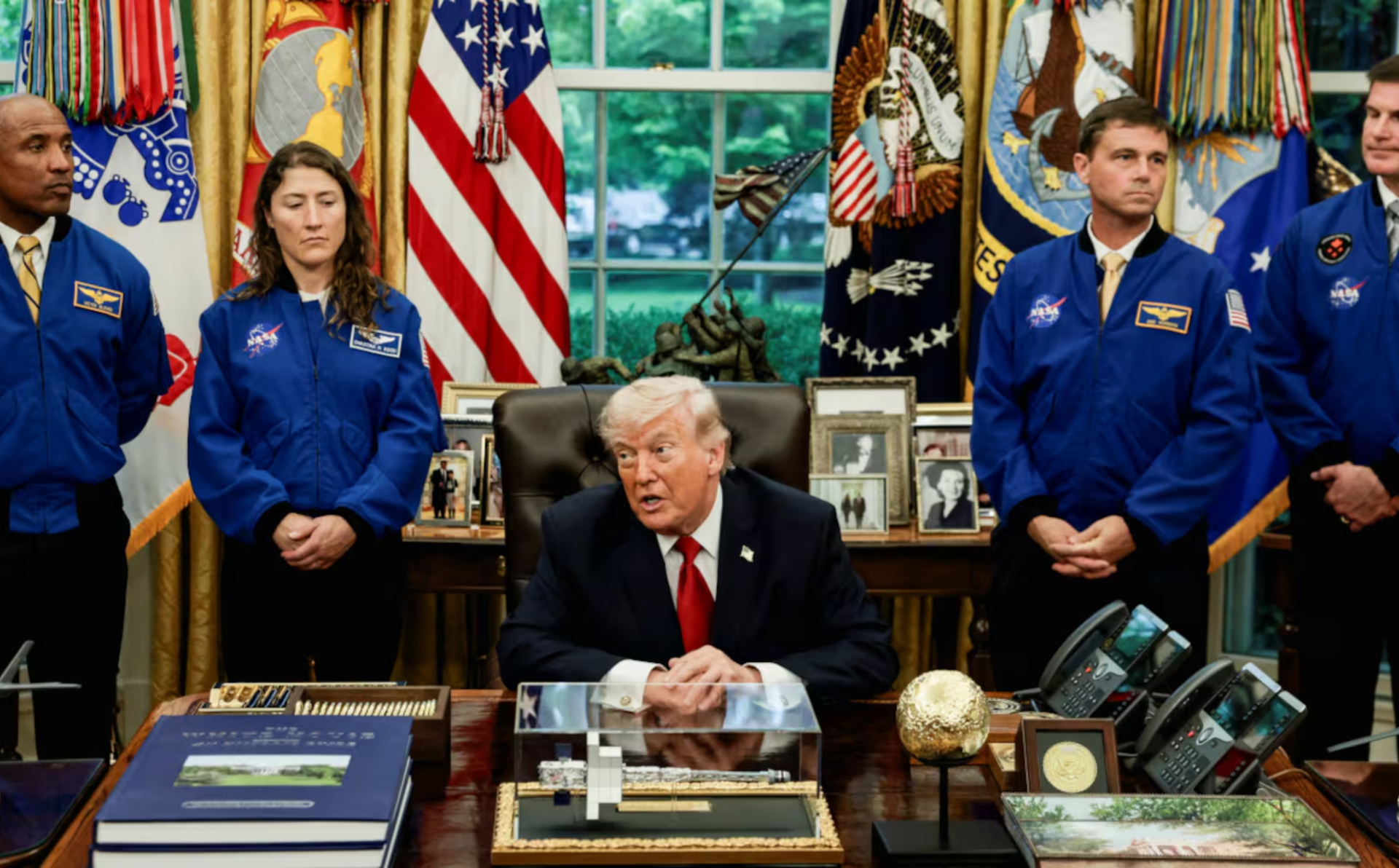 Donald Trump recibió a los astronautas de Artemis II y reafirmó su plan ...